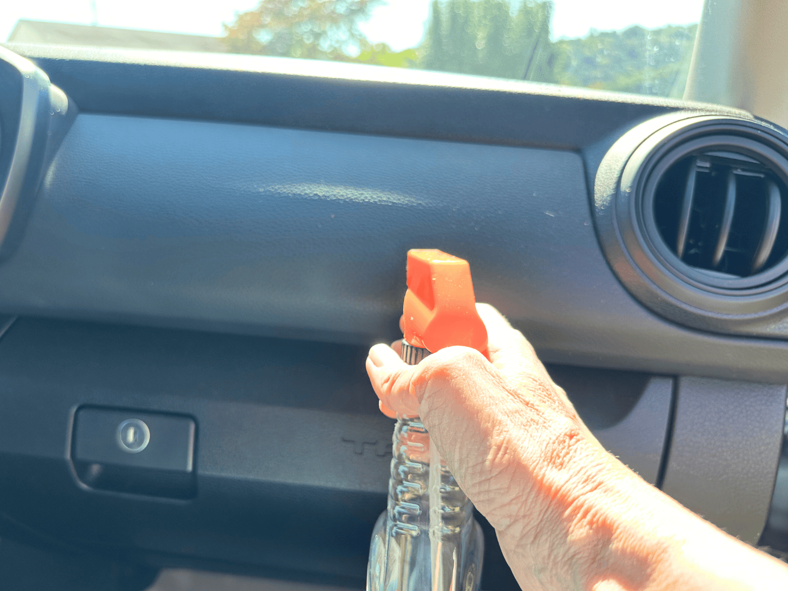 25 Brilliant DIY Car Cleaning Hacks With Stuff You Already Own ...